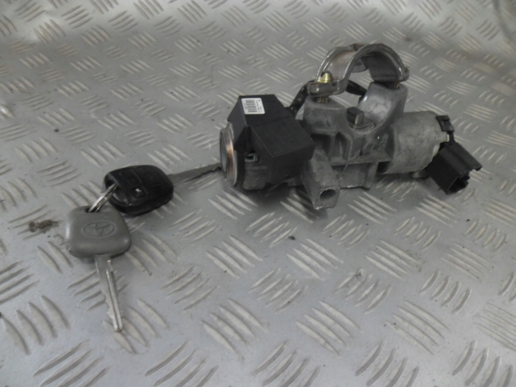 TOYOTA AVENSIS T25 II STACYJKA KLUCZYK