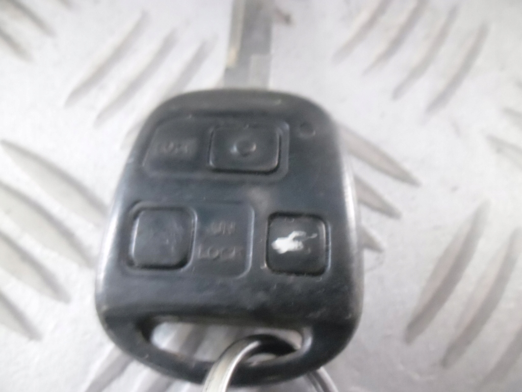 TOYOTA AVENSIS T25 II STACYJKA KLUCZYK