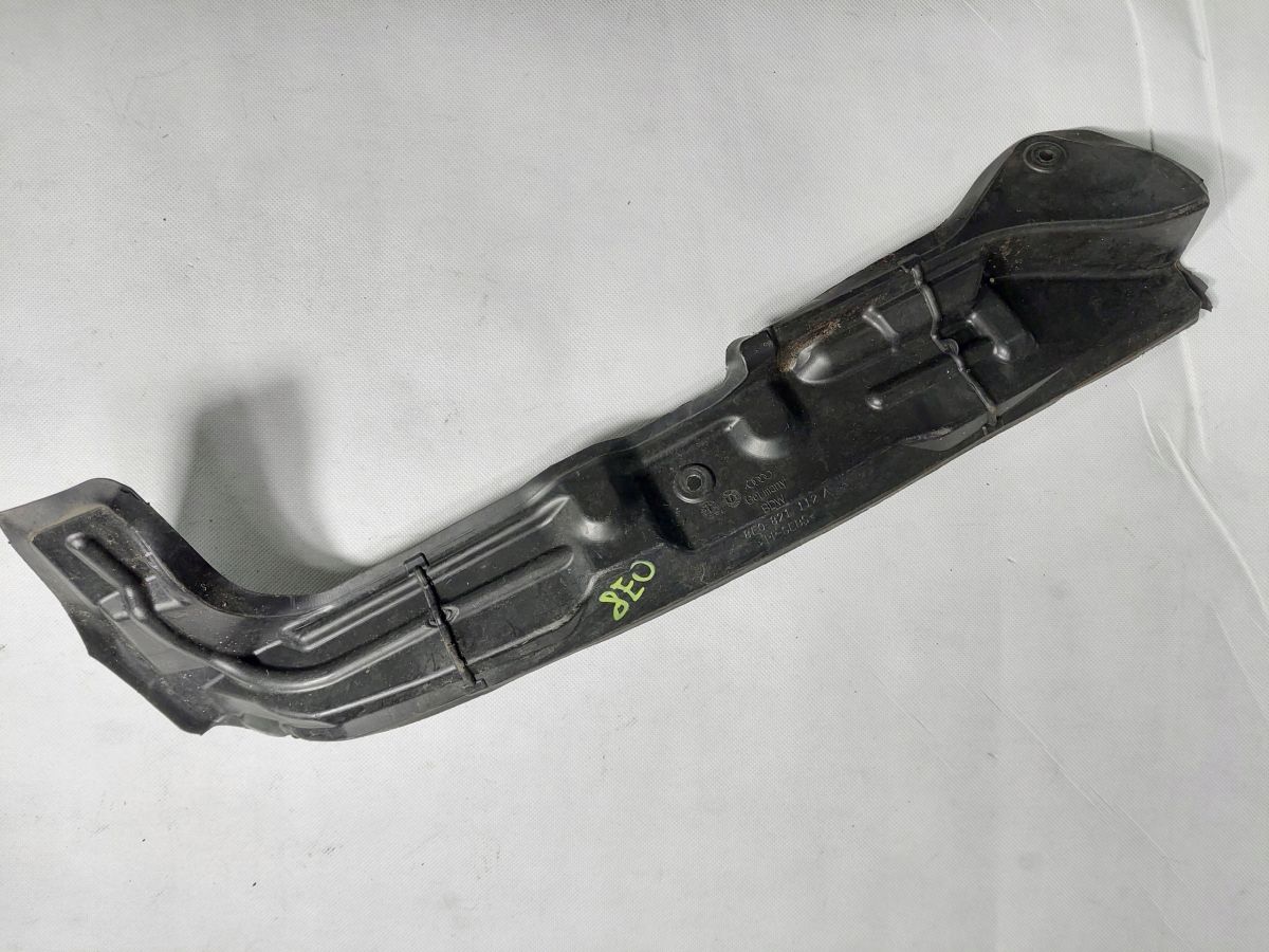 AUDI A4 B6 8E0821112A OSŁONA BŁOTNIKA PRAWA